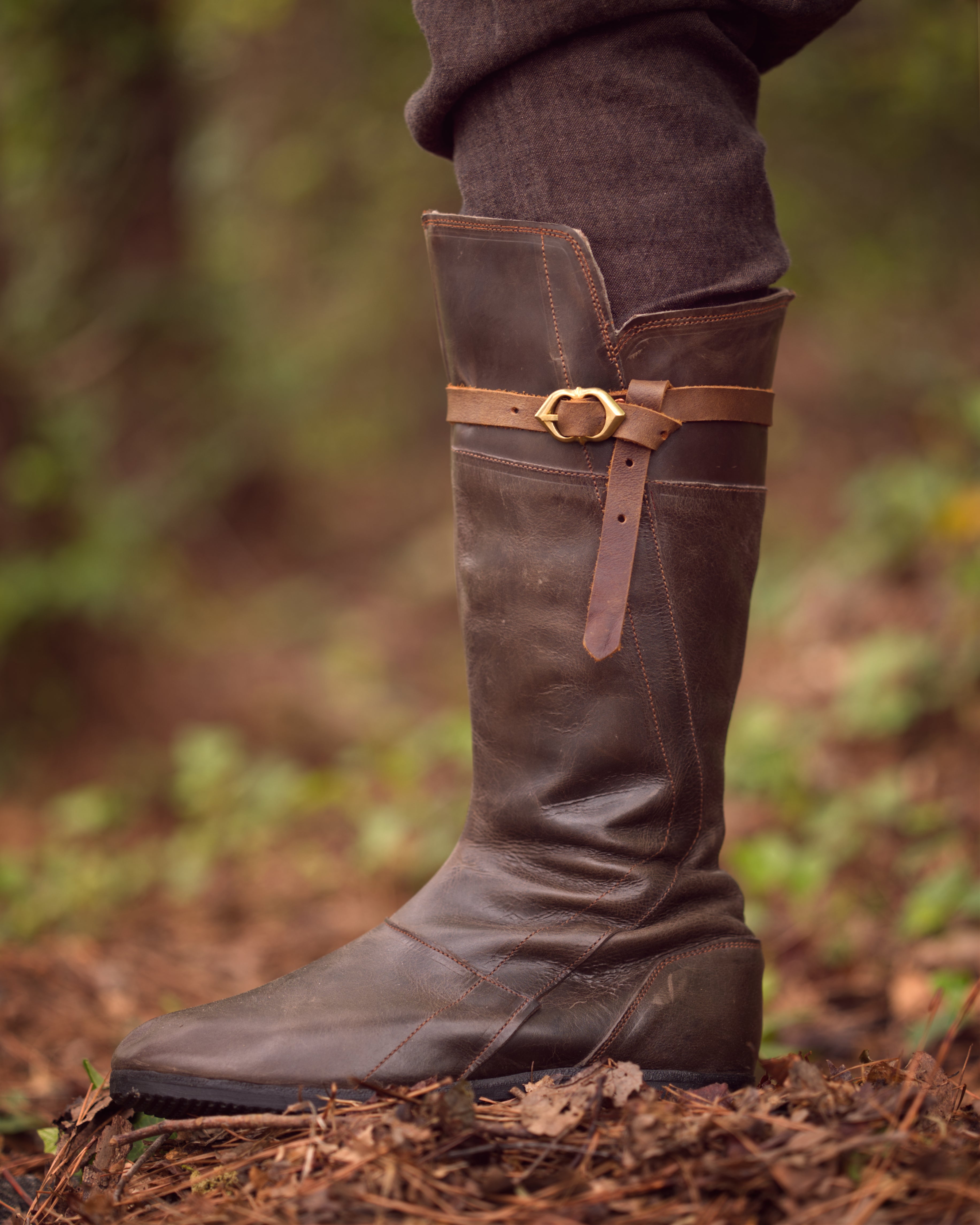 Durable Full-Grain Leather Leg Garters – Fell & Fair